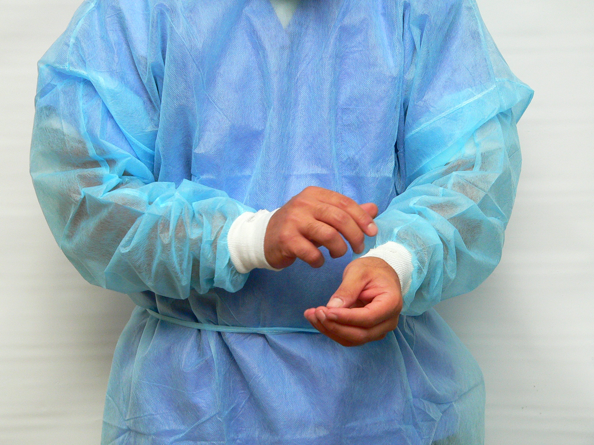 Fluid Resistant Polypropylene Gowns Colored Isolation Gowns W Knit